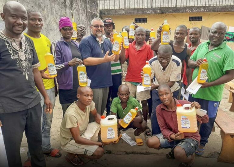 CAMEROON: Men in prison learn skills for future