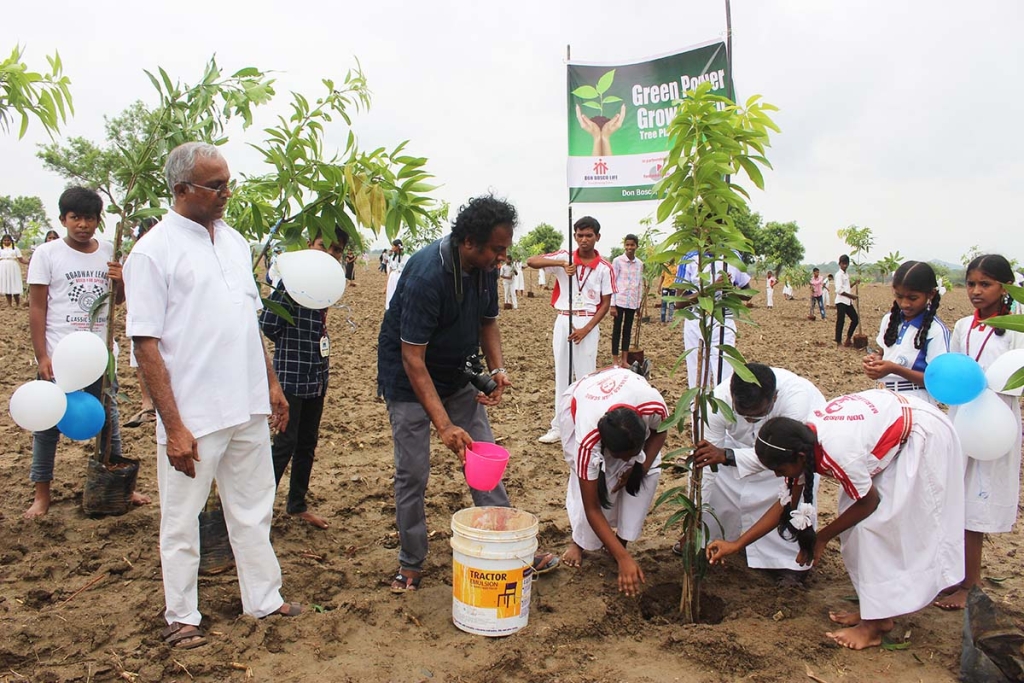 INDIA: Students lead tree planting initiative – MissionNewswire